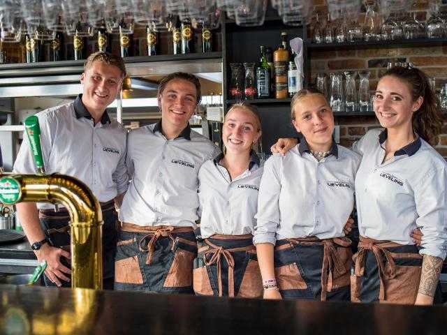 Restaurant Lieveling: Paviljoen en terras aan het water in Hoofddorp ...