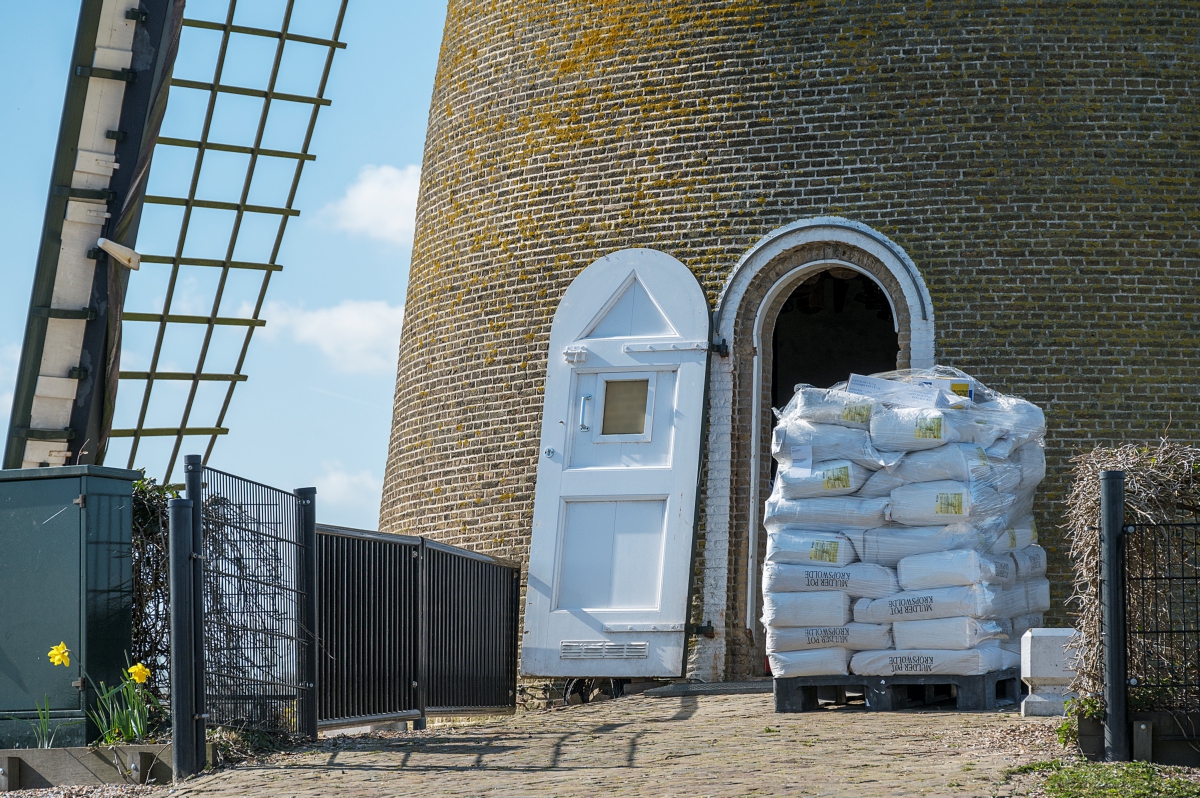 Molen de Eersteling: versgemalen meel van de enige molen in Haarlemmermeer