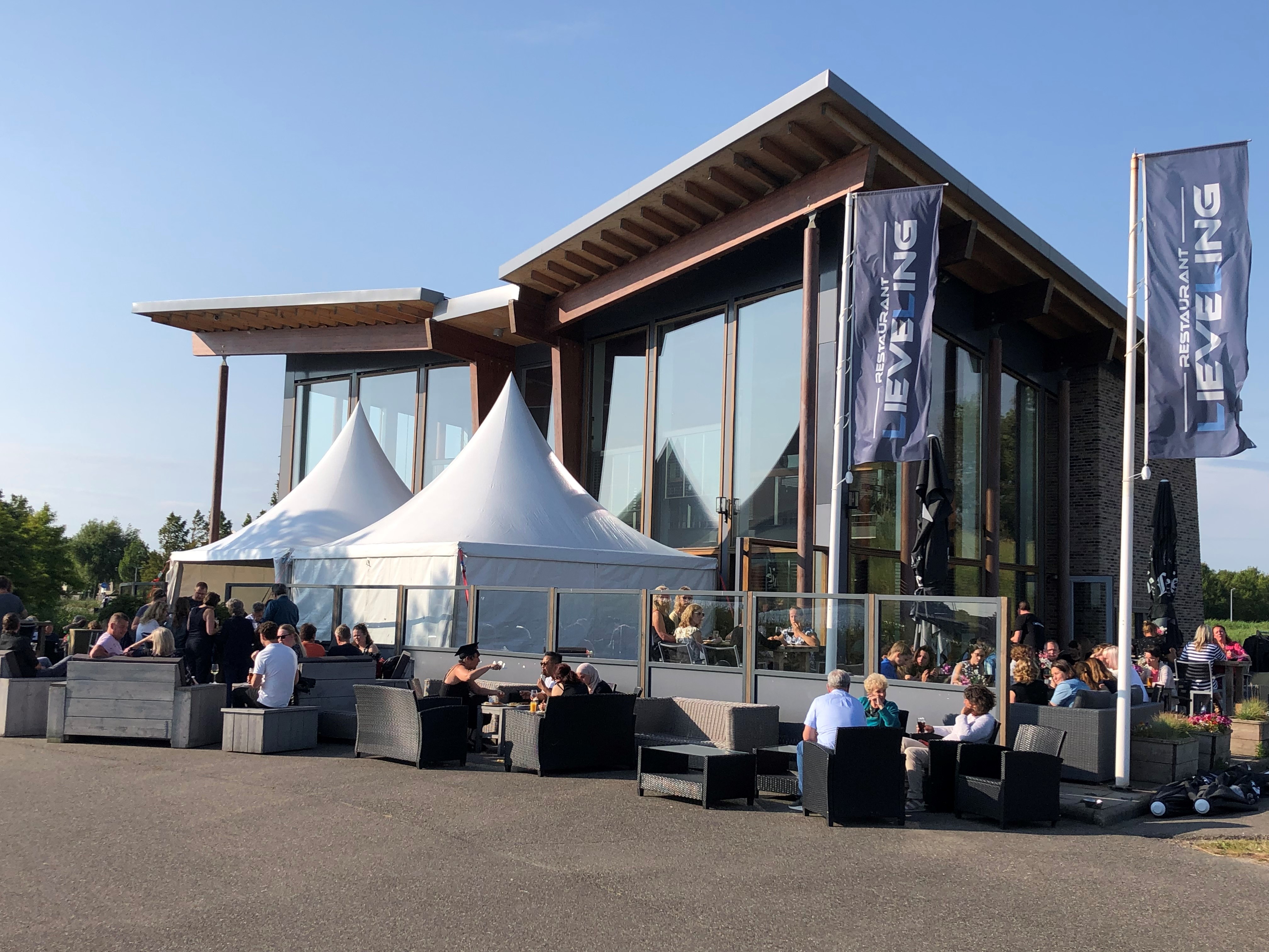 Restaurant Lieveling: Paviljoen en terras aan het water in Hoofddorp ...